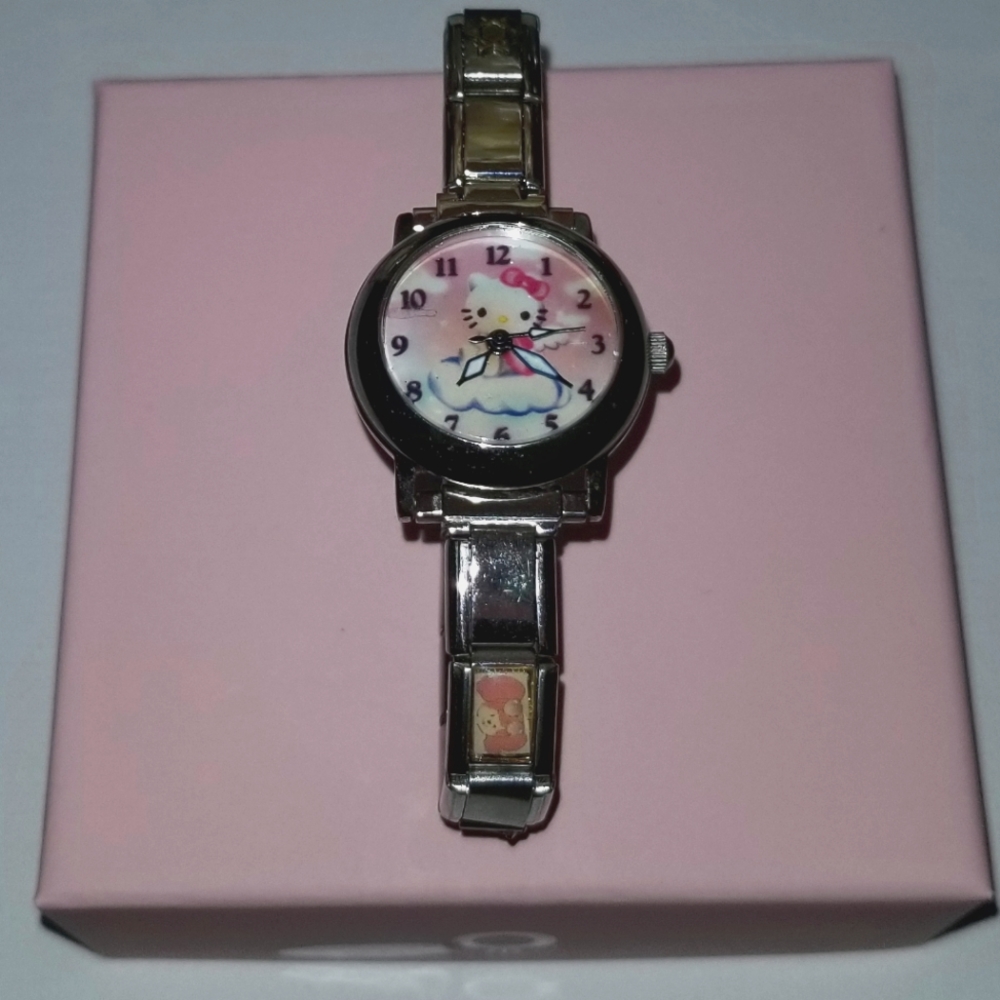 Hello Kitty Wristwatch Stainless Steel Water Resistant - Gem